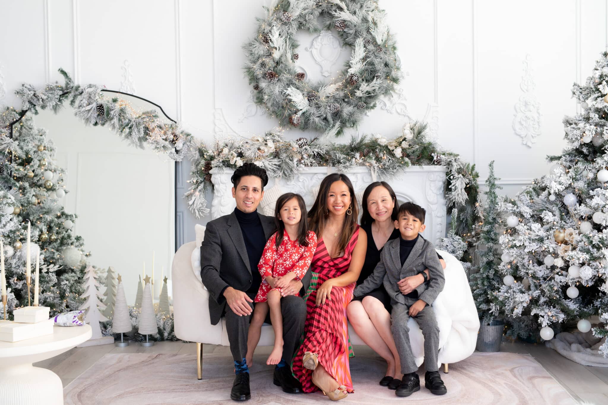 HOLIDAY PHOTO MINI-SESSION | TORONTO - Pictonat Photography